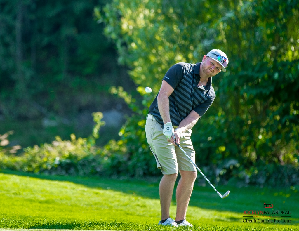 Ryan McCormick égale un record du parcours du Club de Golf de ...