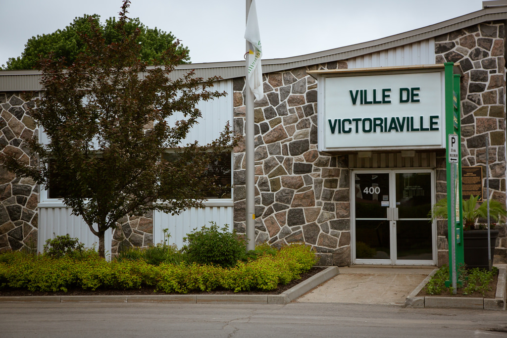 Victoriaville met en berne ses drapeaux en guise de solidarité - La ...