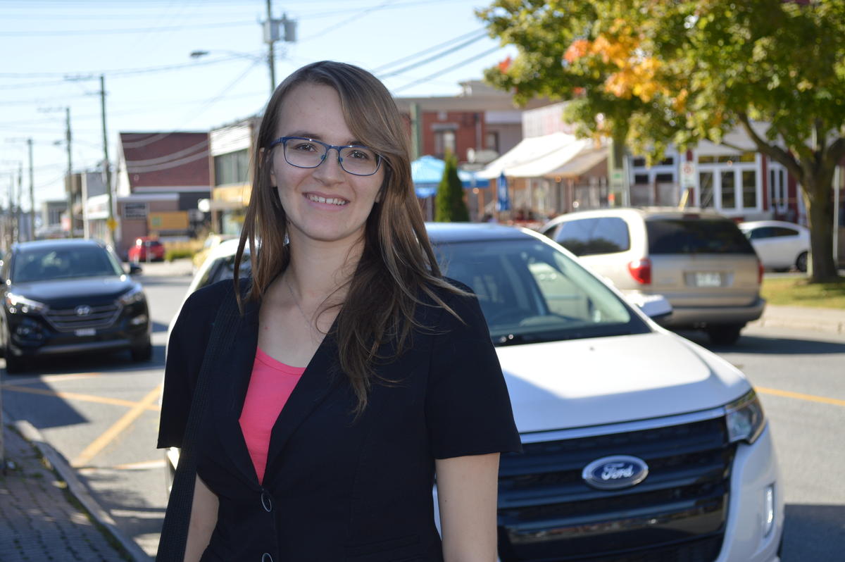 La candidate de Québec solidaire fait campagne - La Nouvelle Union et L ...