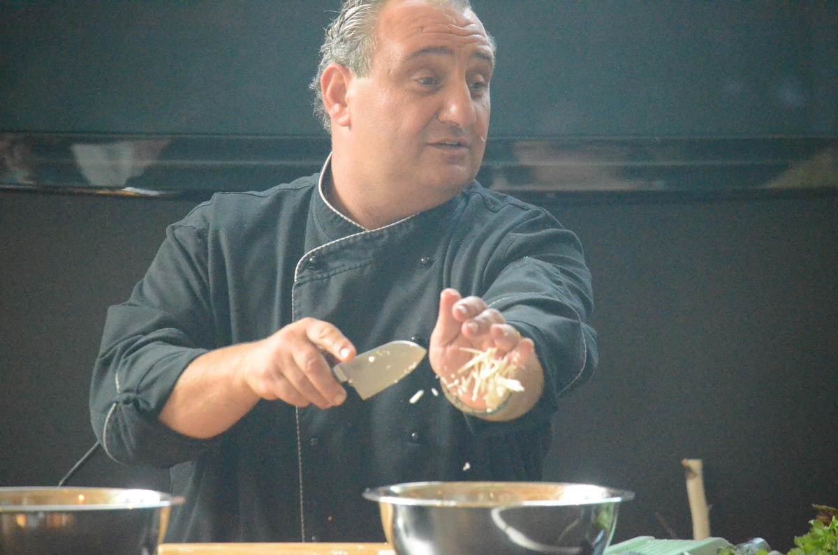 Giovanni Apollo applaudit les produits d’ici - La Nouvelle Union et L ...