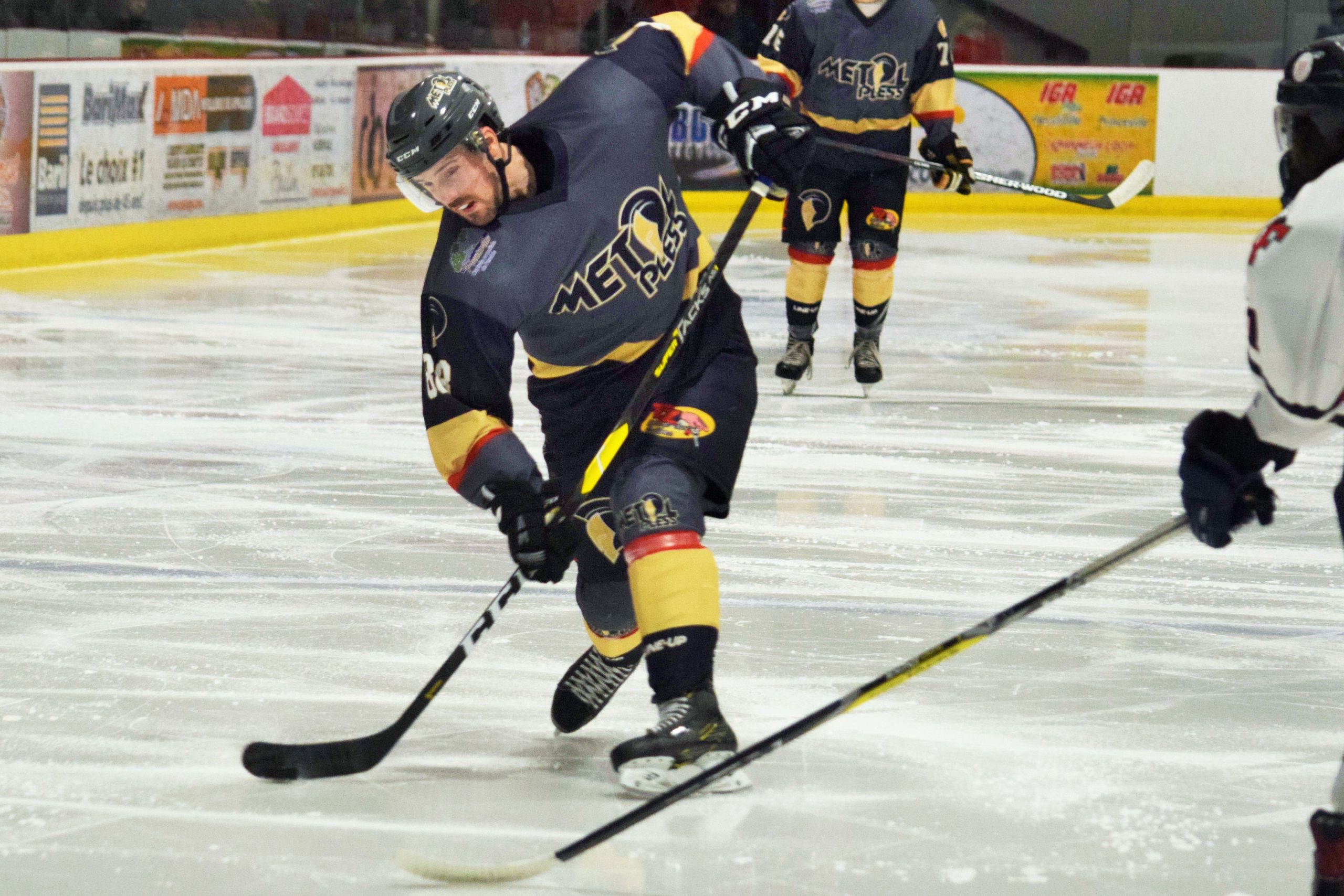 Le Métal Pless sans pitié pour le Métal Perreault - La Nouvelle Union ...