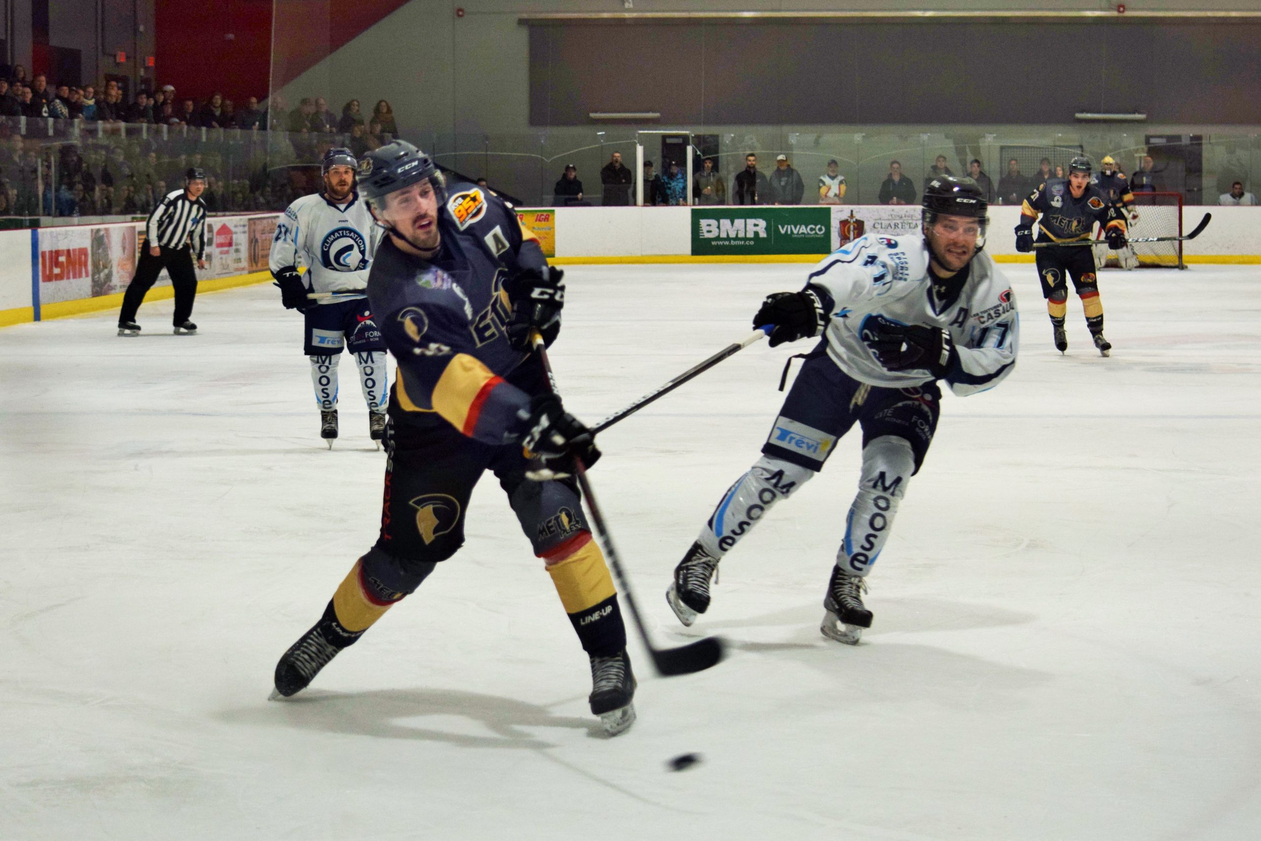 Jason Pitt joue les héros - La Nouvelle Union et L’Avenir de l’Érable