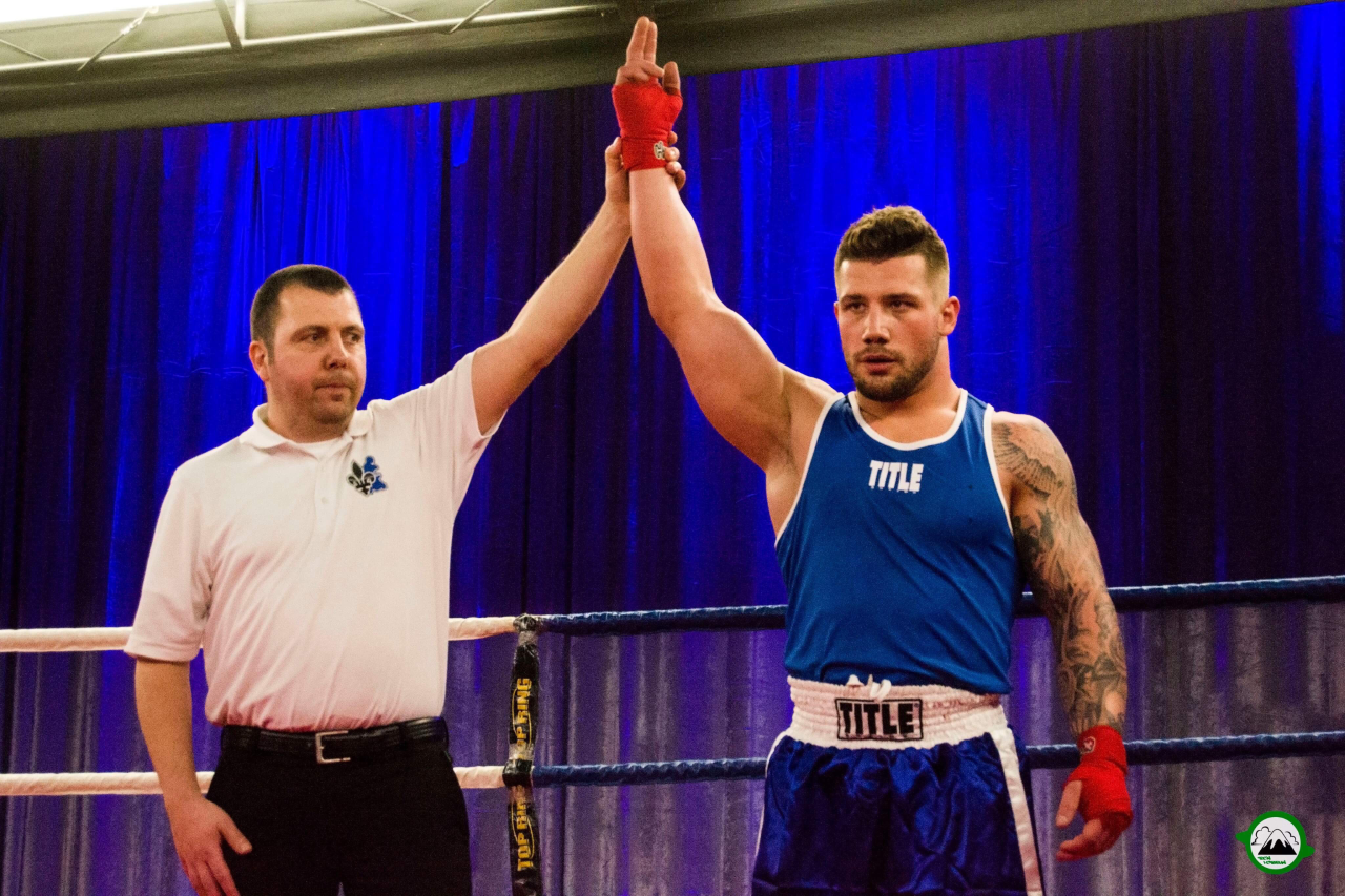 Grondin l'emporte par KO dès la première minute du combat - La Nouvelle ...