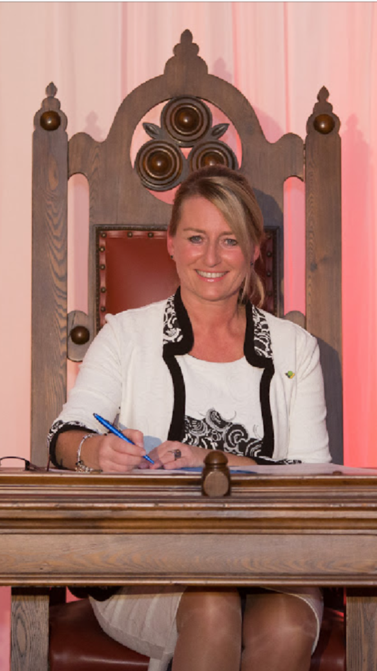 Mairie de Victo : Caroline Pilon ne sera pas sur les rangs - La ...