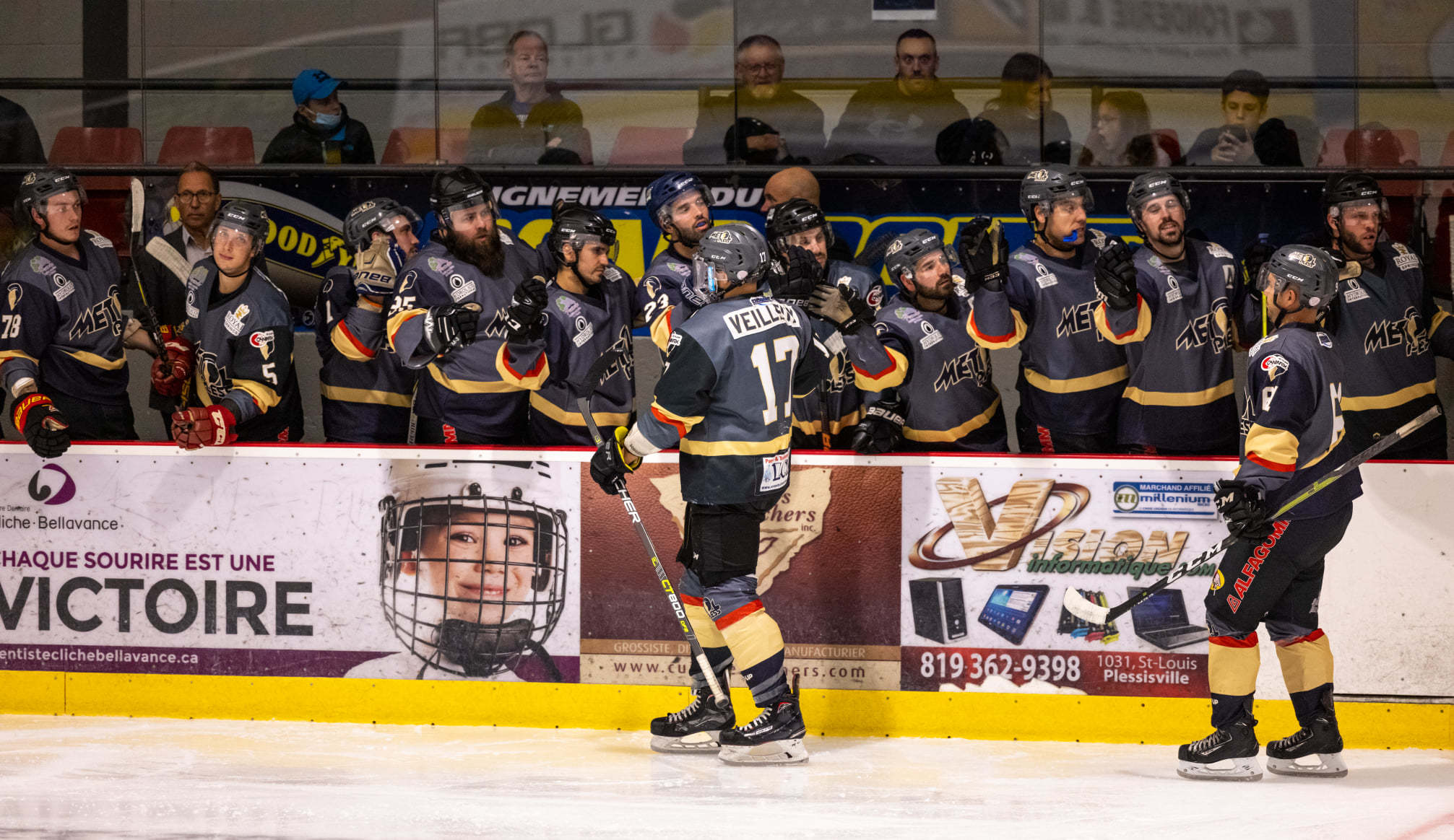 Le Métal Perreault en visite à Plessisville - La Nouvelle Union et L ...