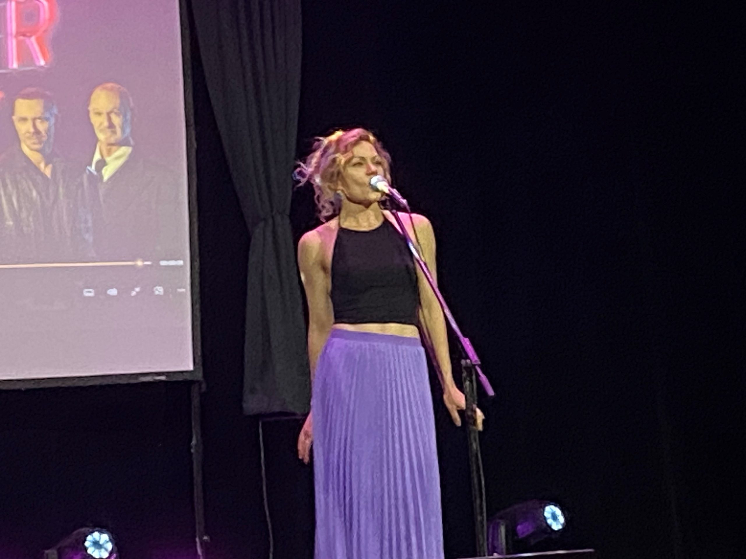 Un avant-goût de Lili St-Cyr - La Nouvelle Union et L’Avenir de l’Érable