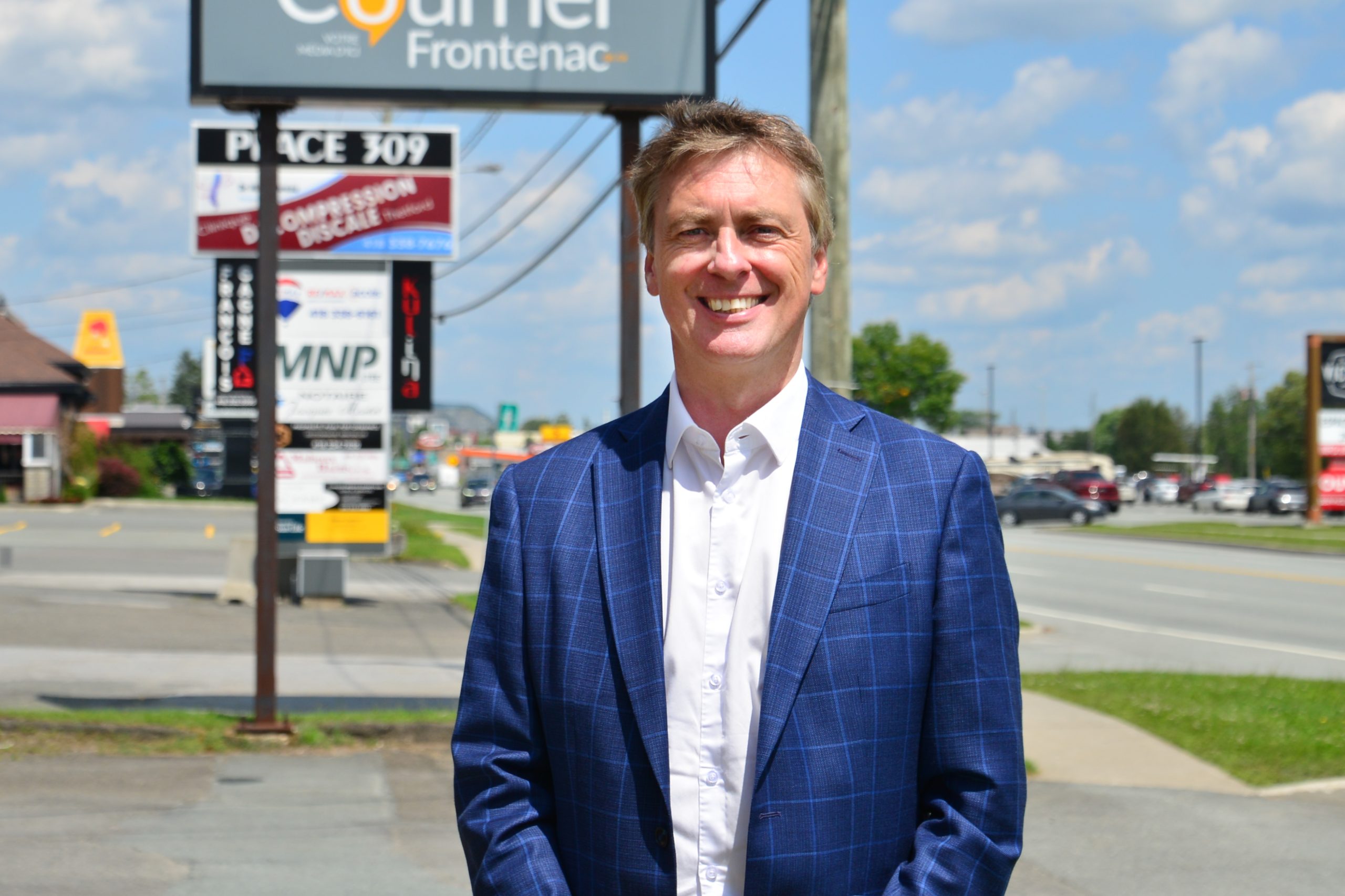 Le PLQ veut reconnecter avec les régions - La Nouvelle Union et L ...