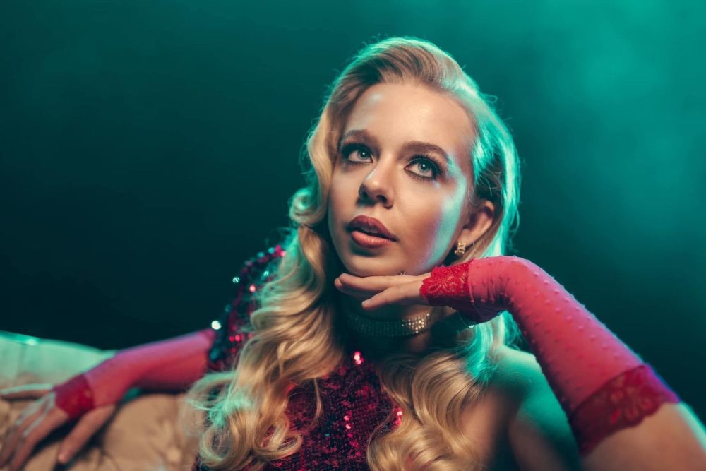 Kelly Houle, une artiste en émergence à découvrir - La Nouvelle Union ...