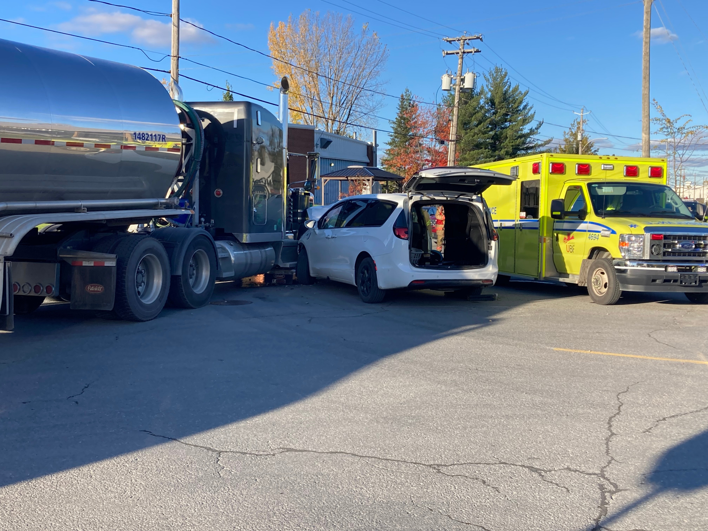 Collision dans le parc industriel de Victoriaville - La Nouvelle Union ...