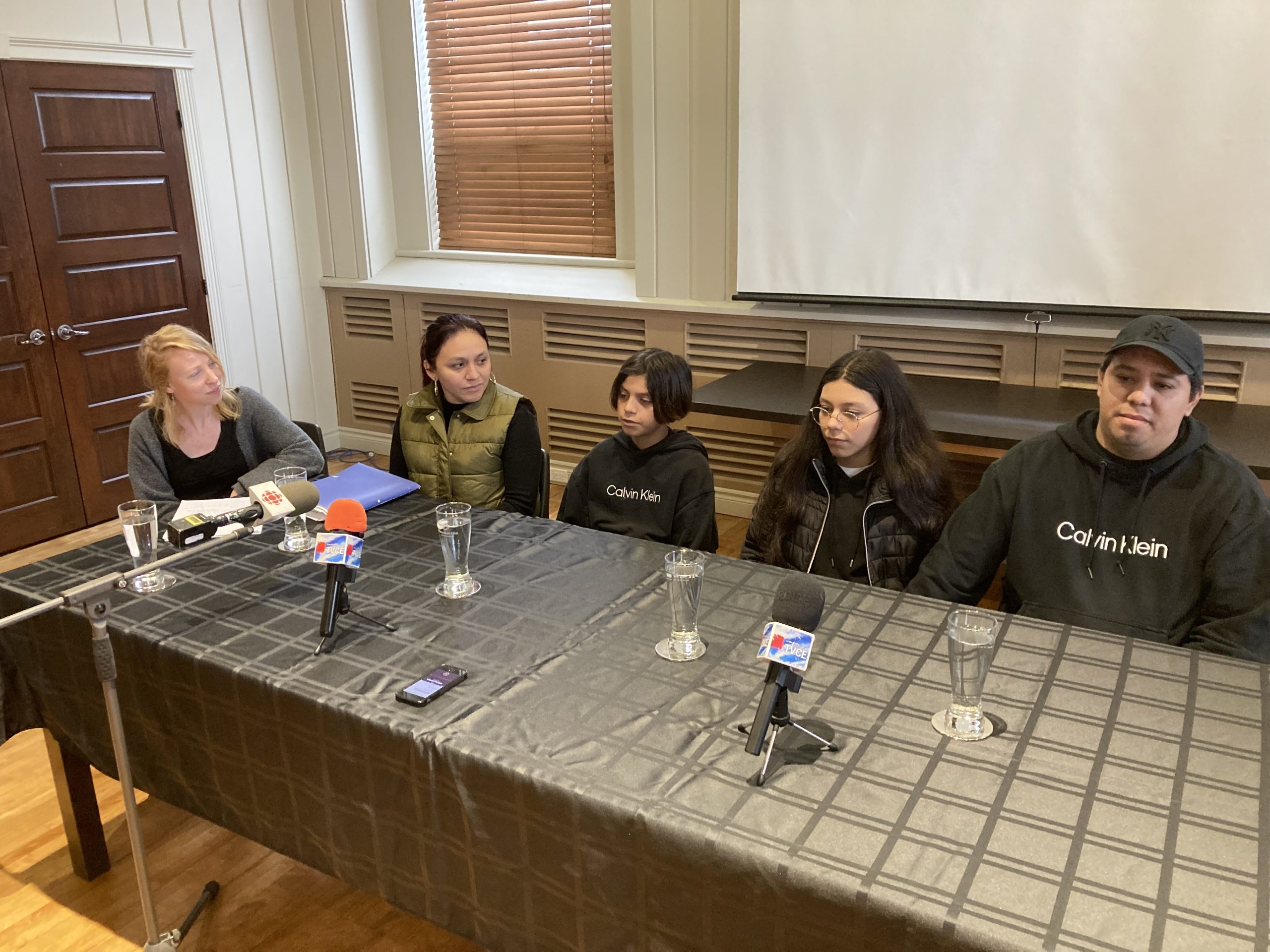 Nouvelle pétition pour annuler l'expulsion de la famille Cuapantecatl ... Nouvelle pétition pour annuler l'expulsion de la famille Cuapantecatl ...