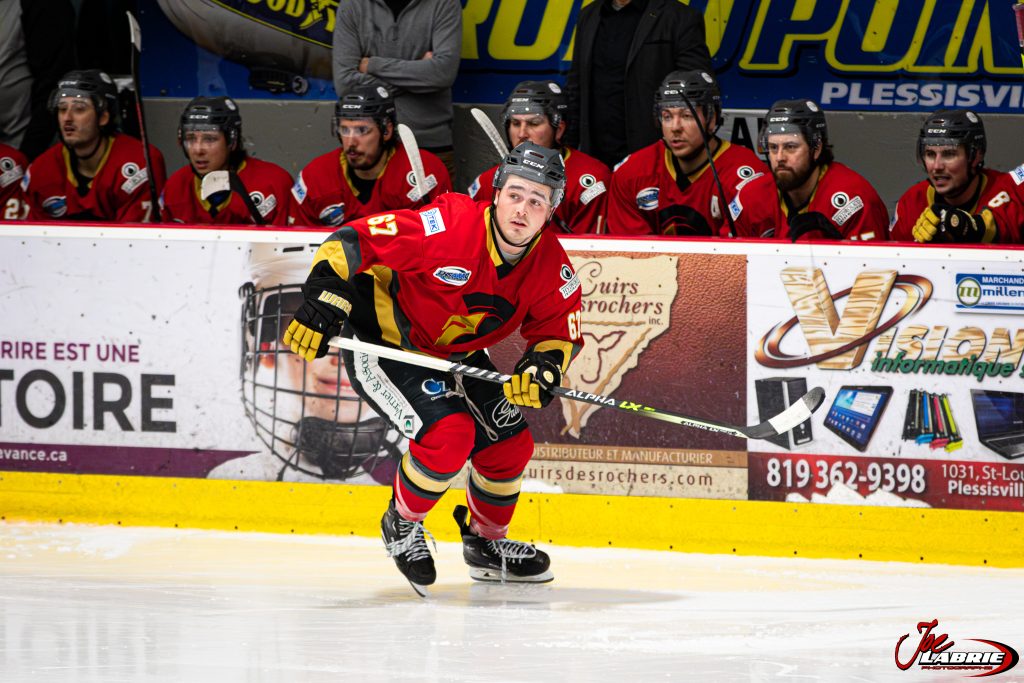 Le Métal Pless échappe une avance contre les Bisons - La Nouvelle Union ...