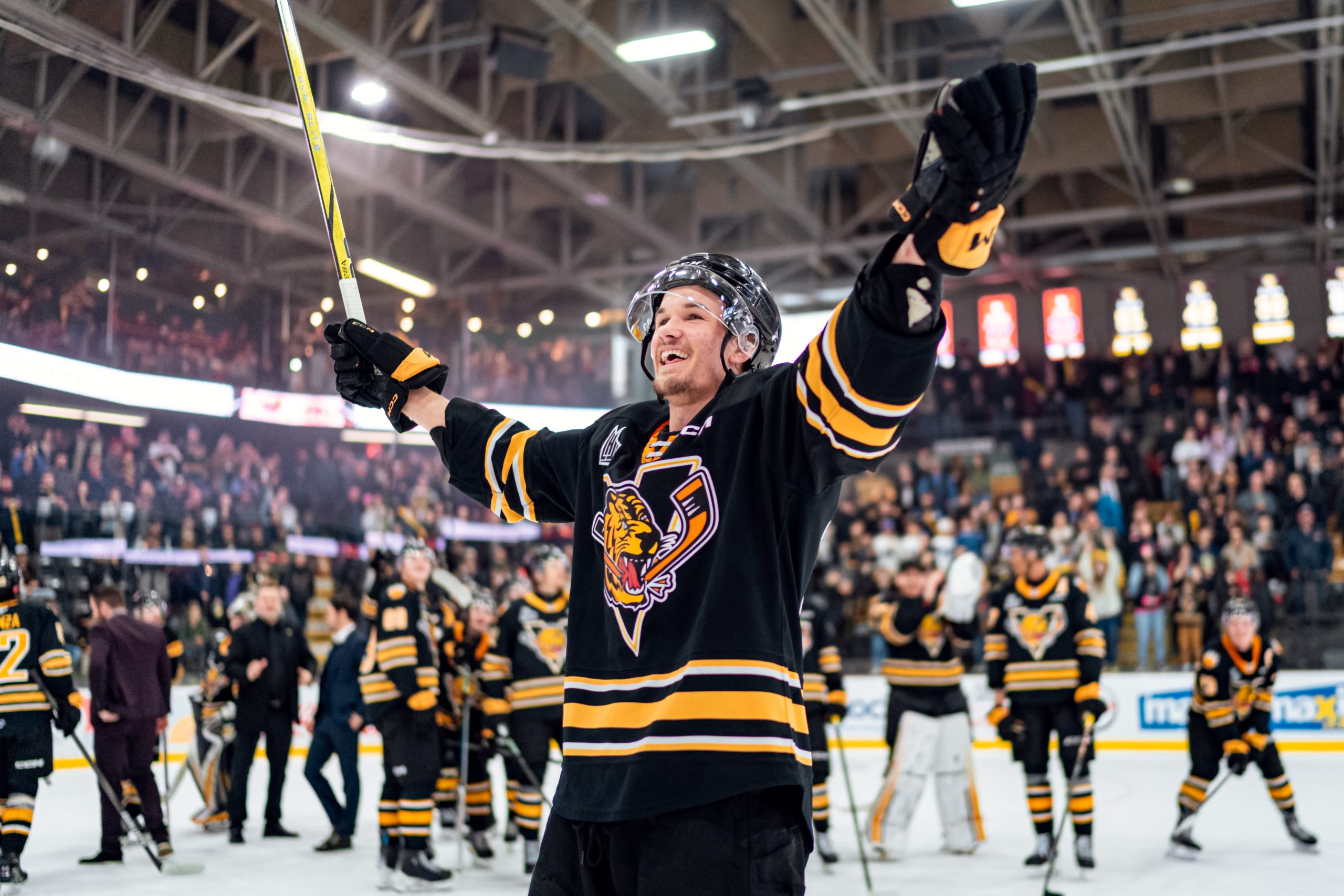 L'aventure se poursuit pour Henneberry avec les Stars - La Nouvelle ...