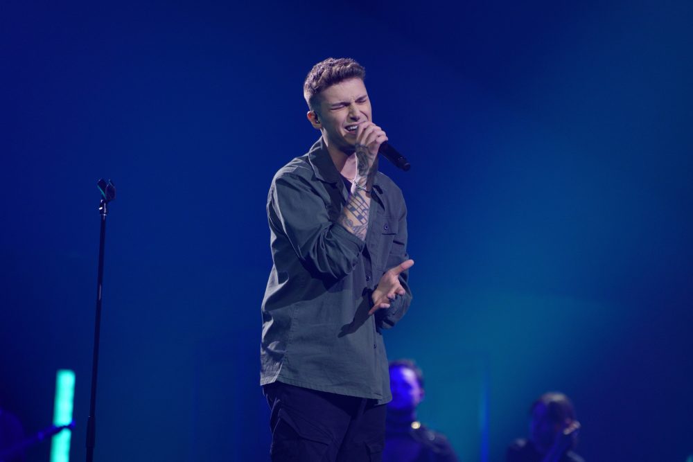 Jonathan Houde dévoile son premier extrait, In love - La Nouvelle Union ...