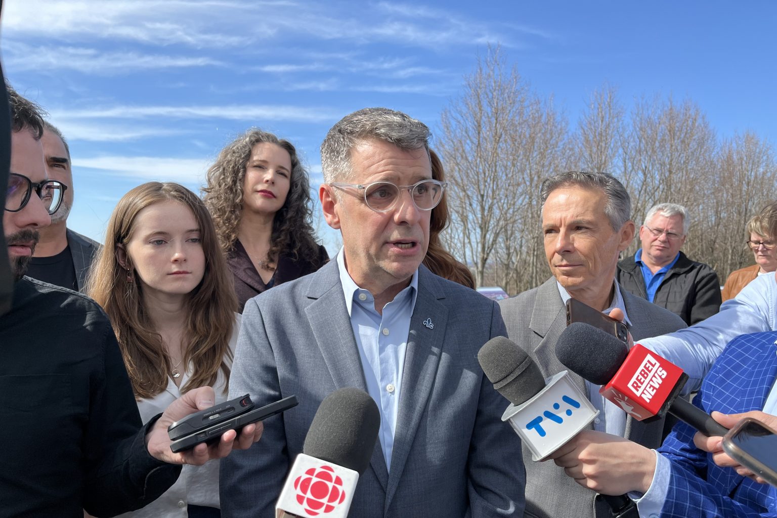Denis Coderre invite les libéraux à appuyer Éric Duhaime dans ...