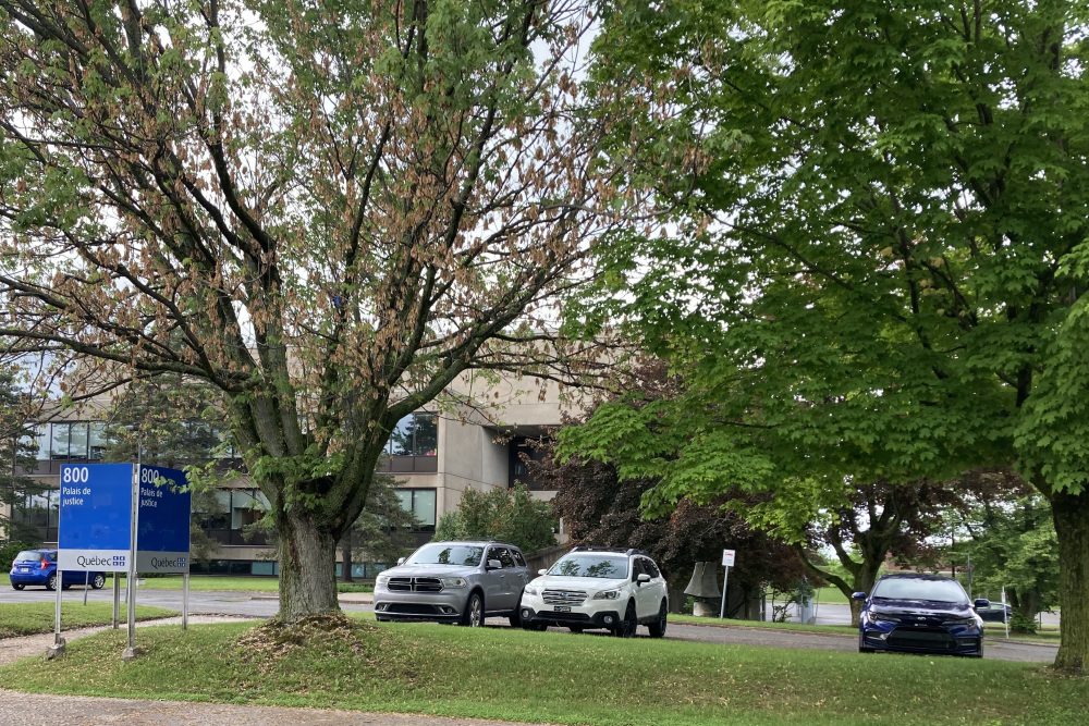 Perquisition à Plessisville : l'accusé demeure détenu - La Nouvelle ...