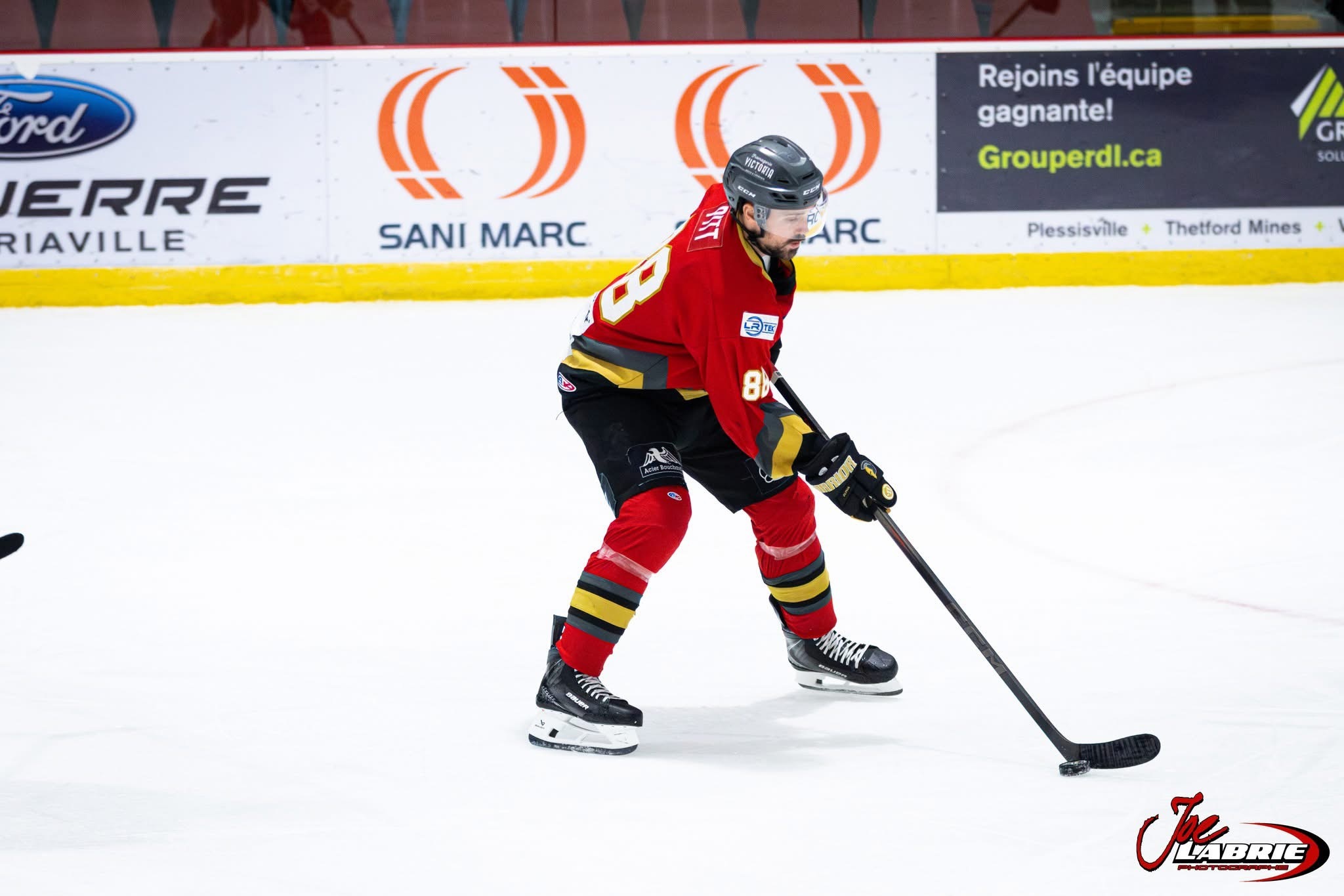 Jason Pitt et le Métal Pless dominants face aux Bucks - La Nouvelle ...