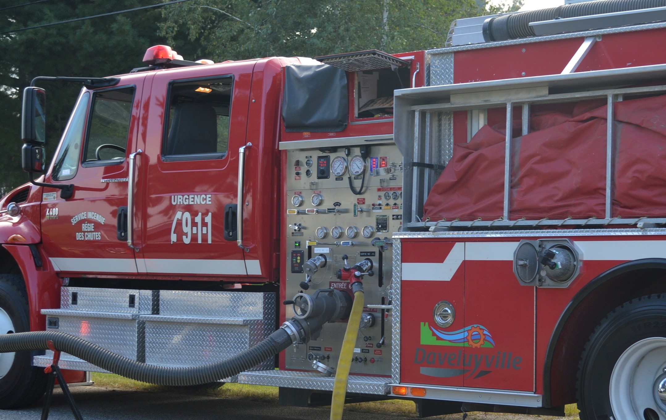 Incendie majeur à Daveluyville : un homme repose dans un état critique ...